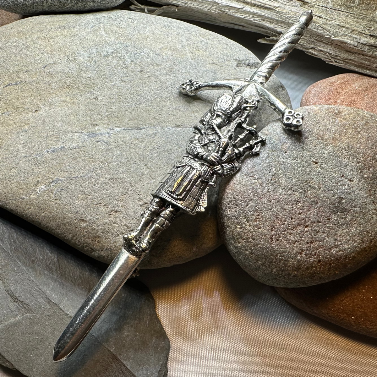 Highland Bagpiper Kilt Pin – Celtic Crystal Design Jewelry