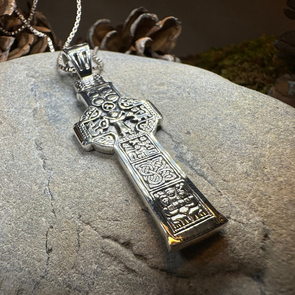 Irish Durrow Celtic Cross Necklace – Celtic Crystal Design Jewelry