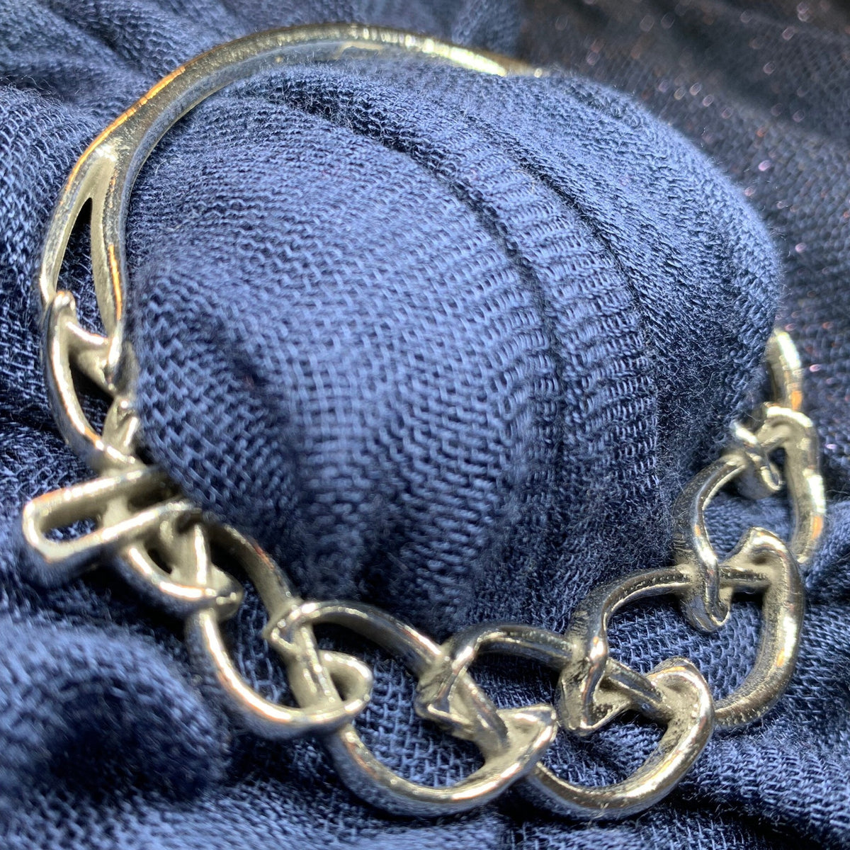 Cora Celtic Knot Scarf Ring – Celtic Crystal Design Jewelry