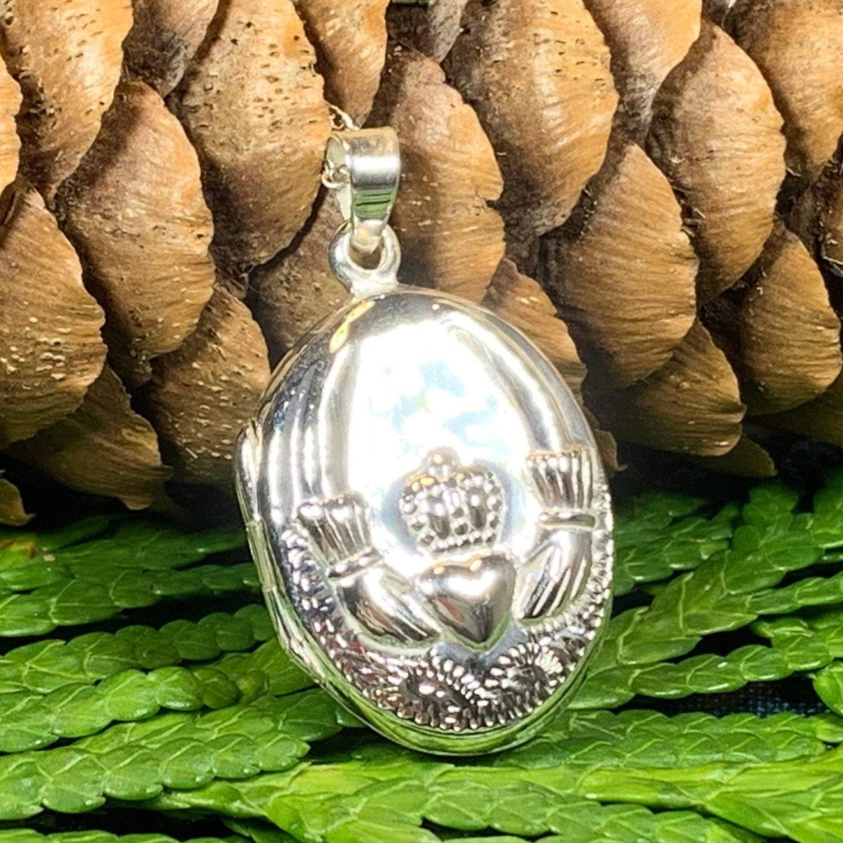 Claddagh Locket Necklace – Celtic Crystal Design Jewelry
