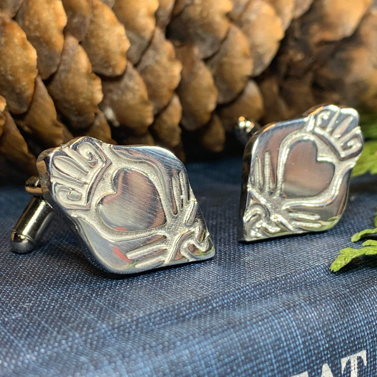 Modern Claddagh Cuff Links – Celtic Crystal Design Jewelry
