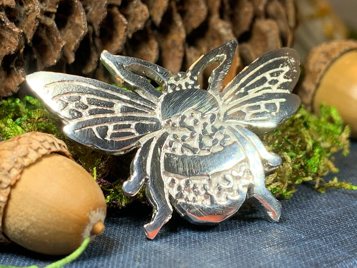 Bonny Bee Booch – Celtic Crystal Design Jewelry