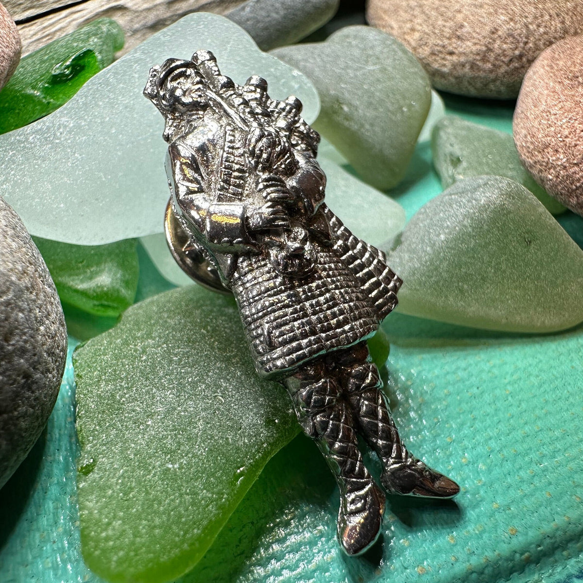 Bagpiper Lapel Pin – Celtic Crystal Design Jewelry