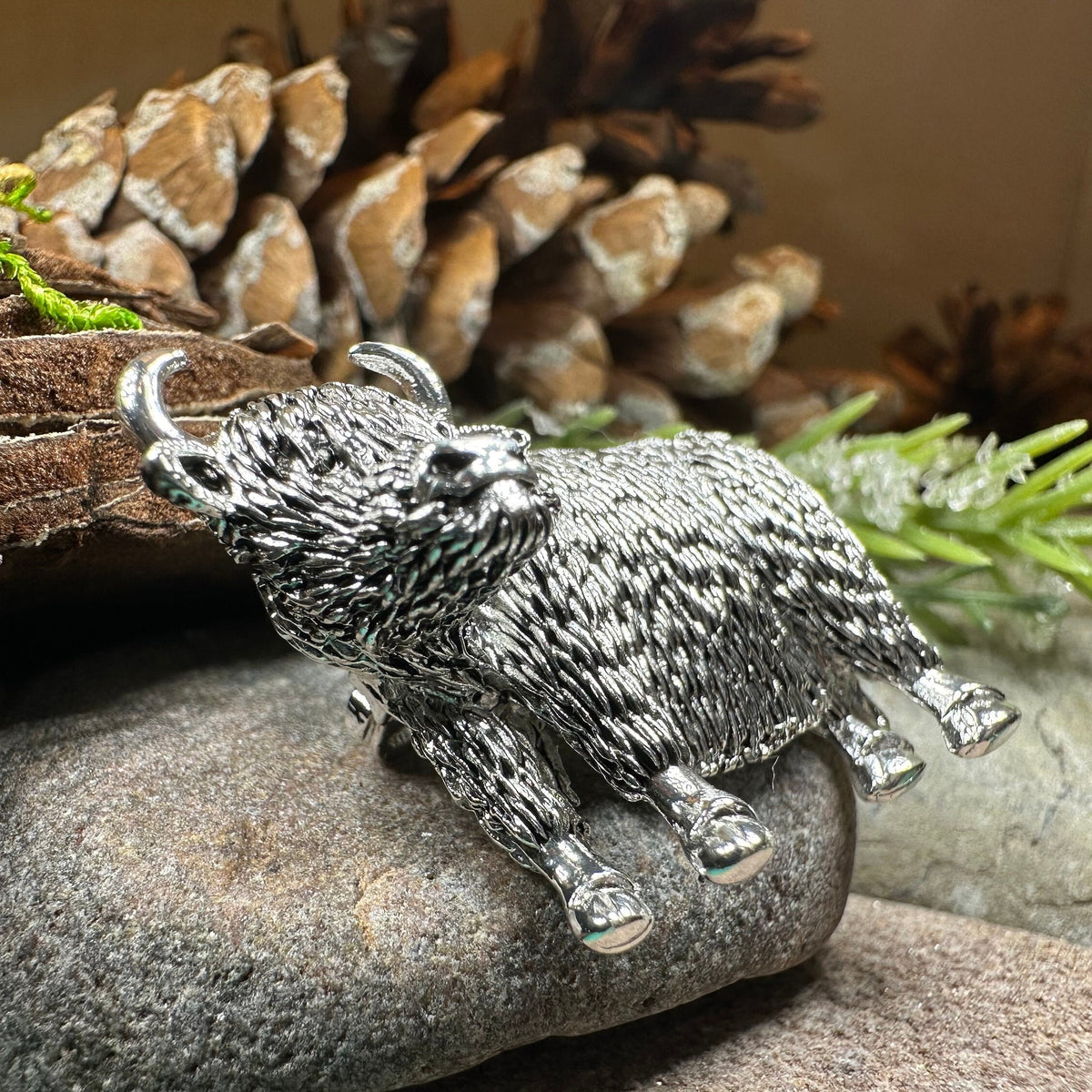Harold the Highland Cow Brooch for Women – Celtic Crystal Design Jewelry