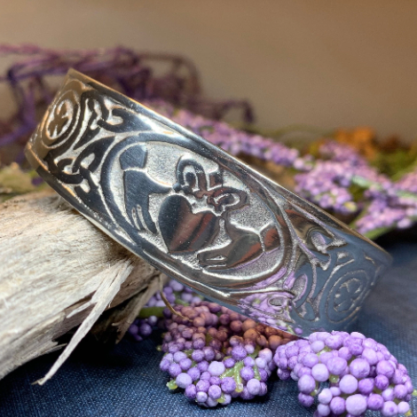 Galway Claddagh Cuff Bracelet – Celtic Crystal Design Jewelry