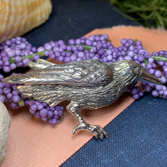 Tethra Realistic Raven Brooch – Celtic Crystal Design Jewelry