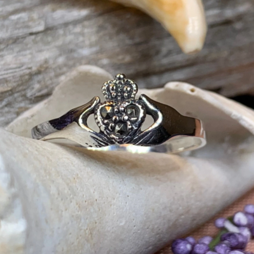 Donegal Claddagh Ring – Celtic Crystal Design Jewelry